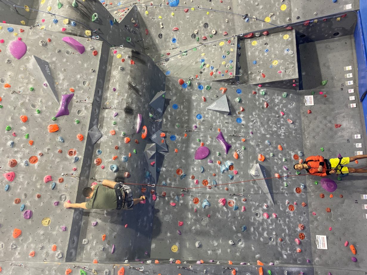 L’assurage dynamique en escalade | Roc et Résine - La première salle d ...